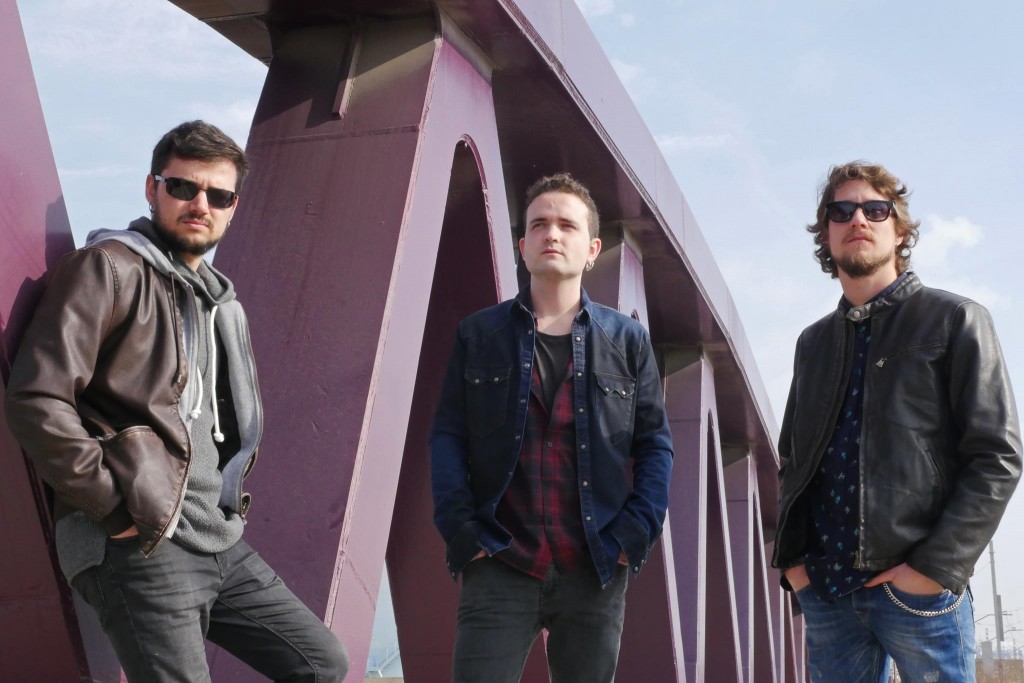 DISTRITO ROJO NOS PRESENTAN NUEVO VIDEOCLIP HOMÓNIMO «DISTRITO ROJO ...